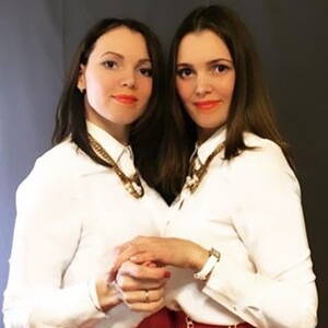 _real_sisters at Taplink