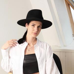 Ms.lizetta at Taplink