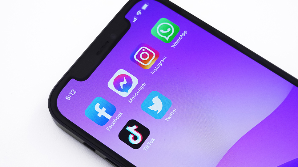 Cara menghubungkan akun Instagram dan Facebook Anda